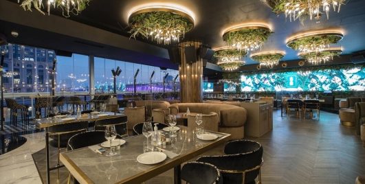 The 17 Best Bars In Dubai (Cocktails, Wine, Music & More)